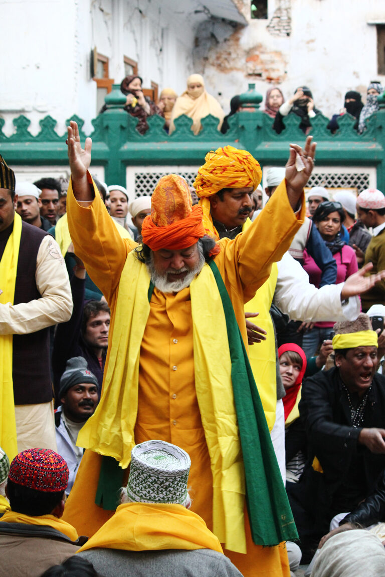 Hazrat Nizamuddin Auliya and Amir Khusrau through the lens of a young ...